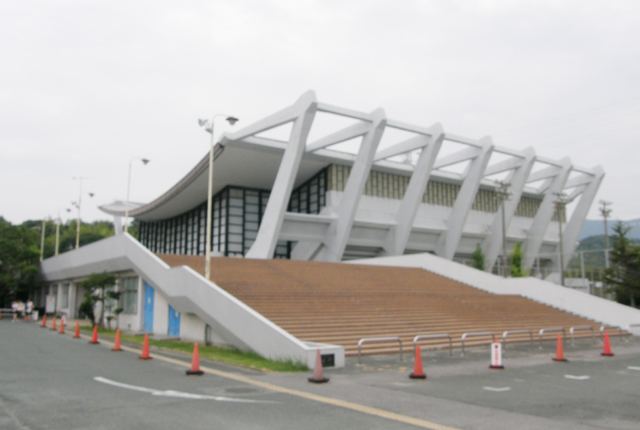 蒲郡市公共施設の更新試算 東日新聞