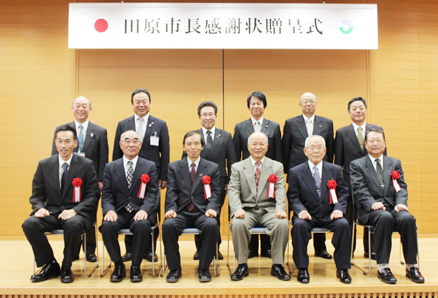 3個人3団体に感謝状 東日新聞