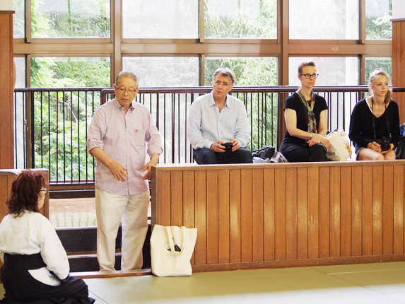 豊橋健康合気道の演武見学 東日新聞
