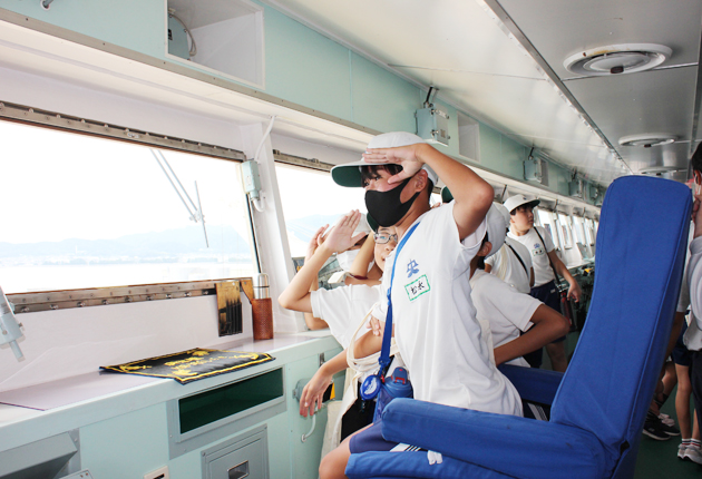 砕氷艦しらせ蒲郡に初寄港 東日新聞