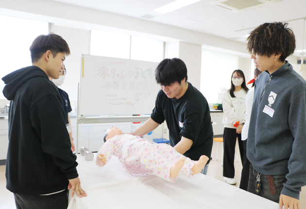 学部学科超えた学生間交流 東日新聞